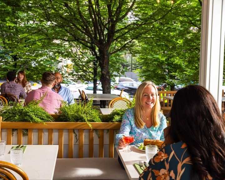 Eat Out USA | Café Click Philadelphia French-Inspired Al Fresco Dining